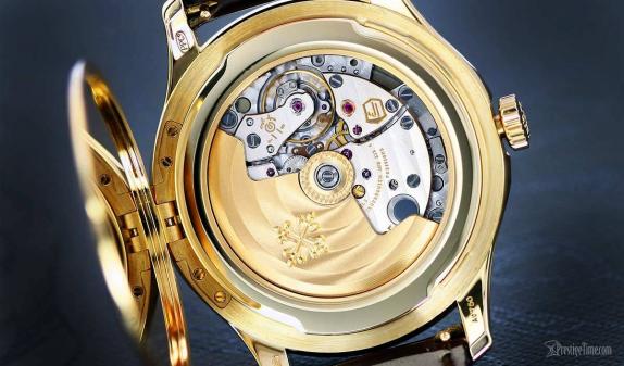 Patek Philippe Calatrava Review: Iconic, Timeless & Classic