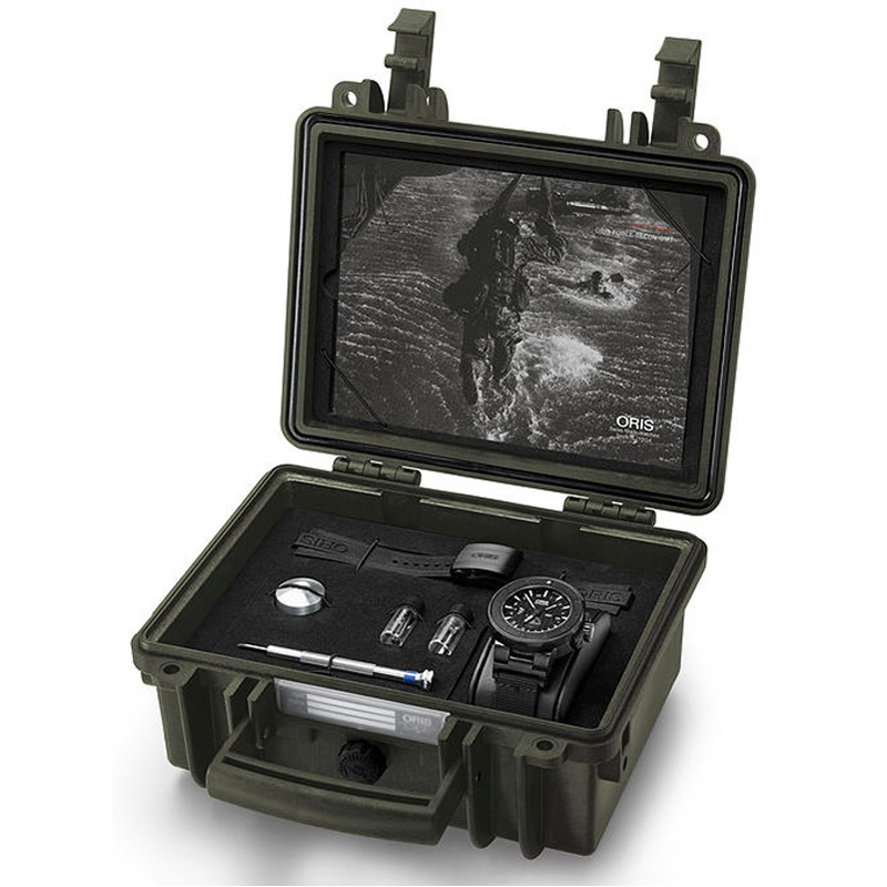 01 747 7715 7754-Set Oris Force Recon GMT Diver Mens Watch