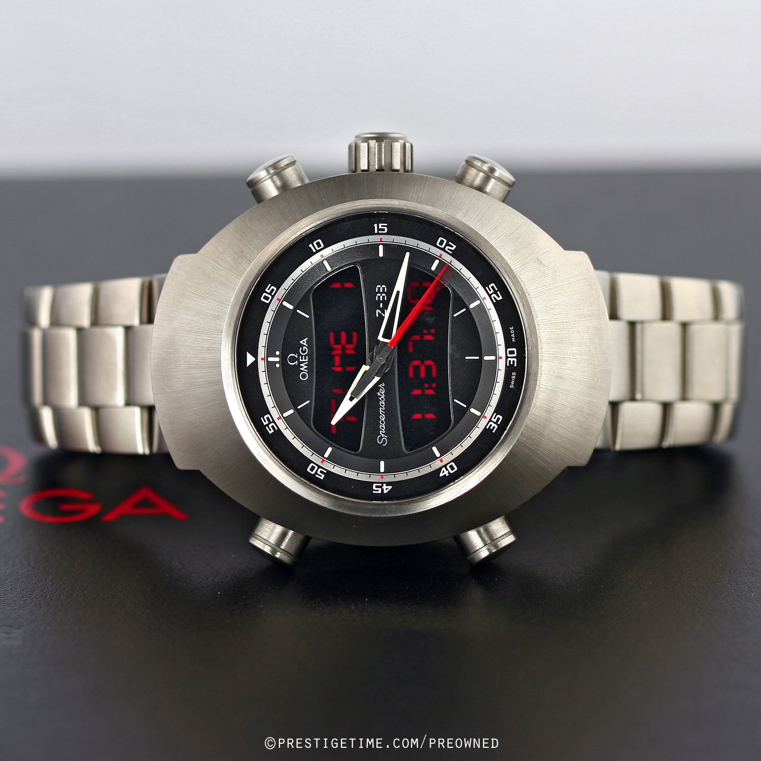 Pre-owned Omega Speedmaster Spacemaster Z-33 325.92.43.79.01.001