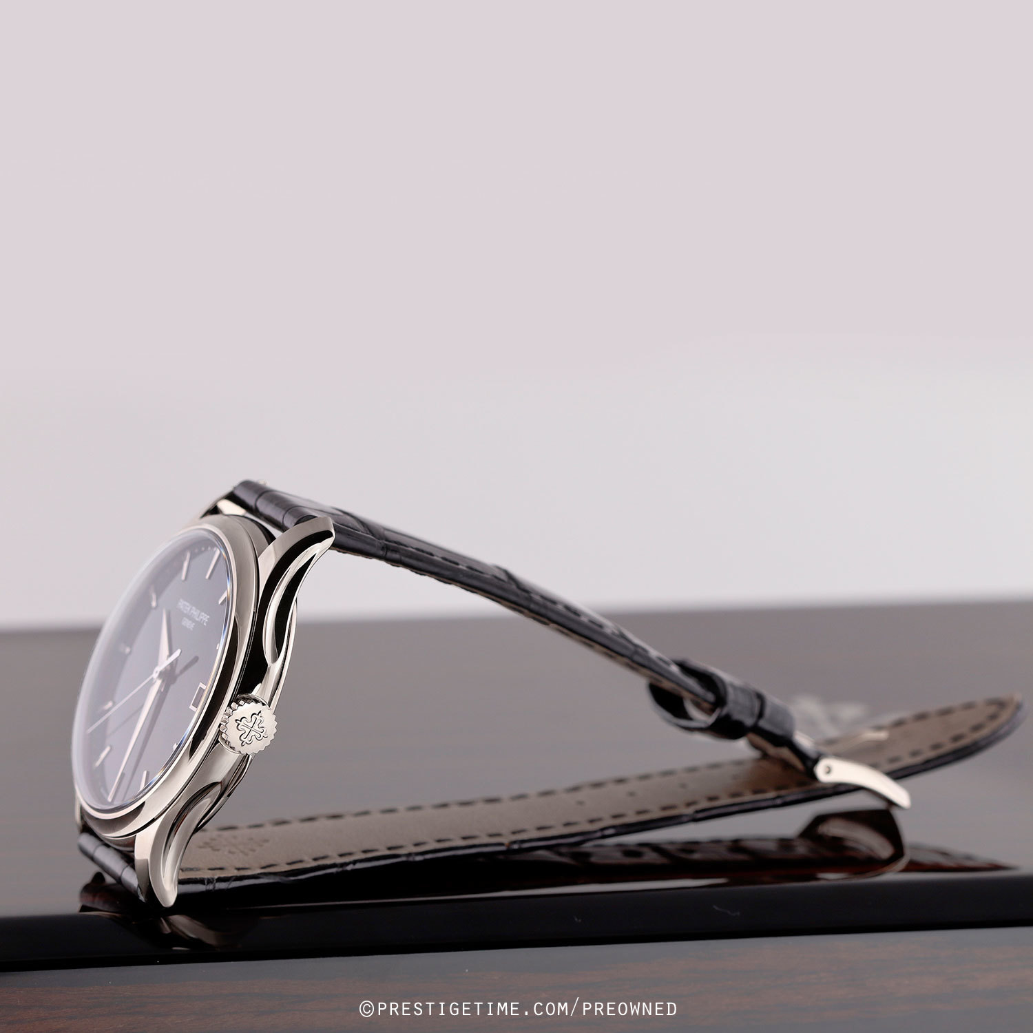 Pre-owned Patek Philippe Calatrava Automatic 39mm 5227g-010