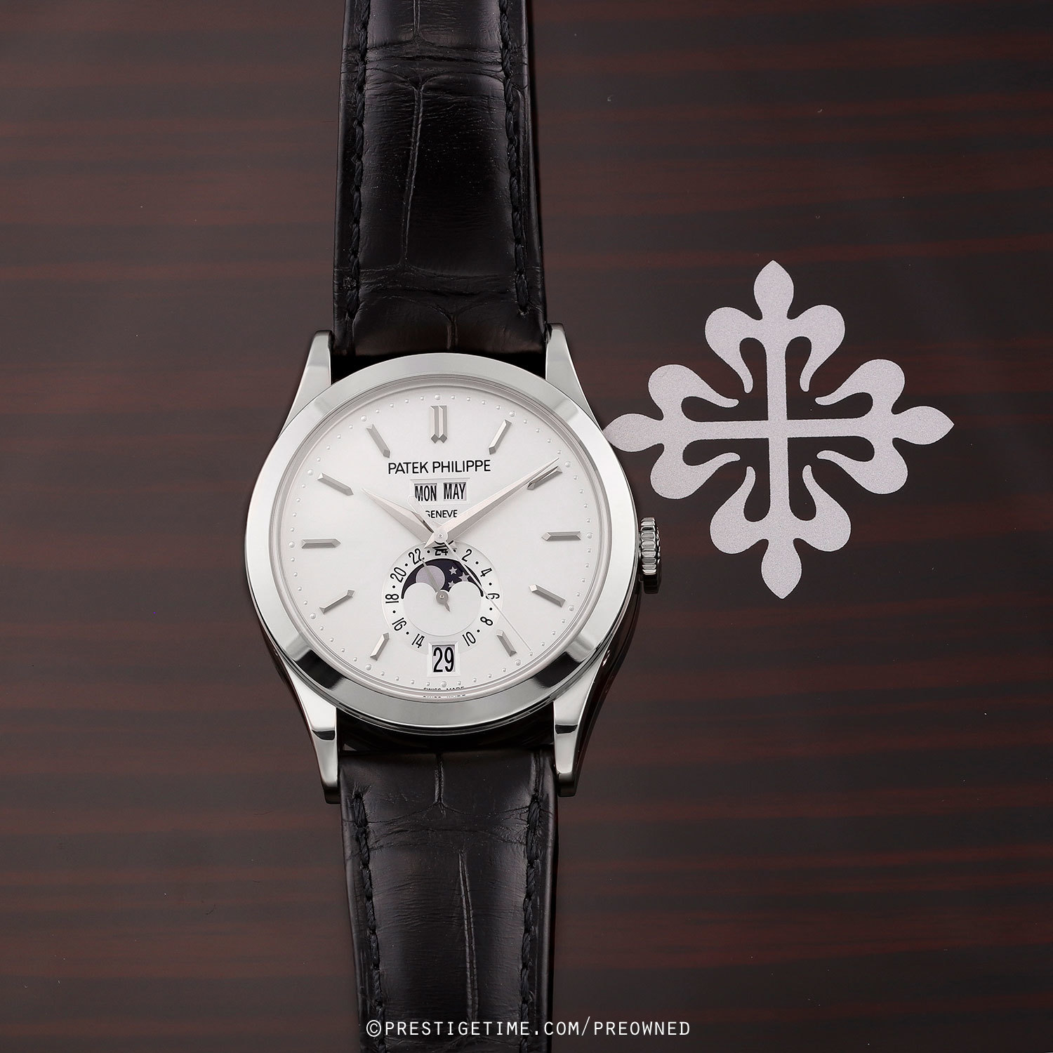 Pre-owned Patek Philippe Complications Annual Calendar 39mm 5396g-011