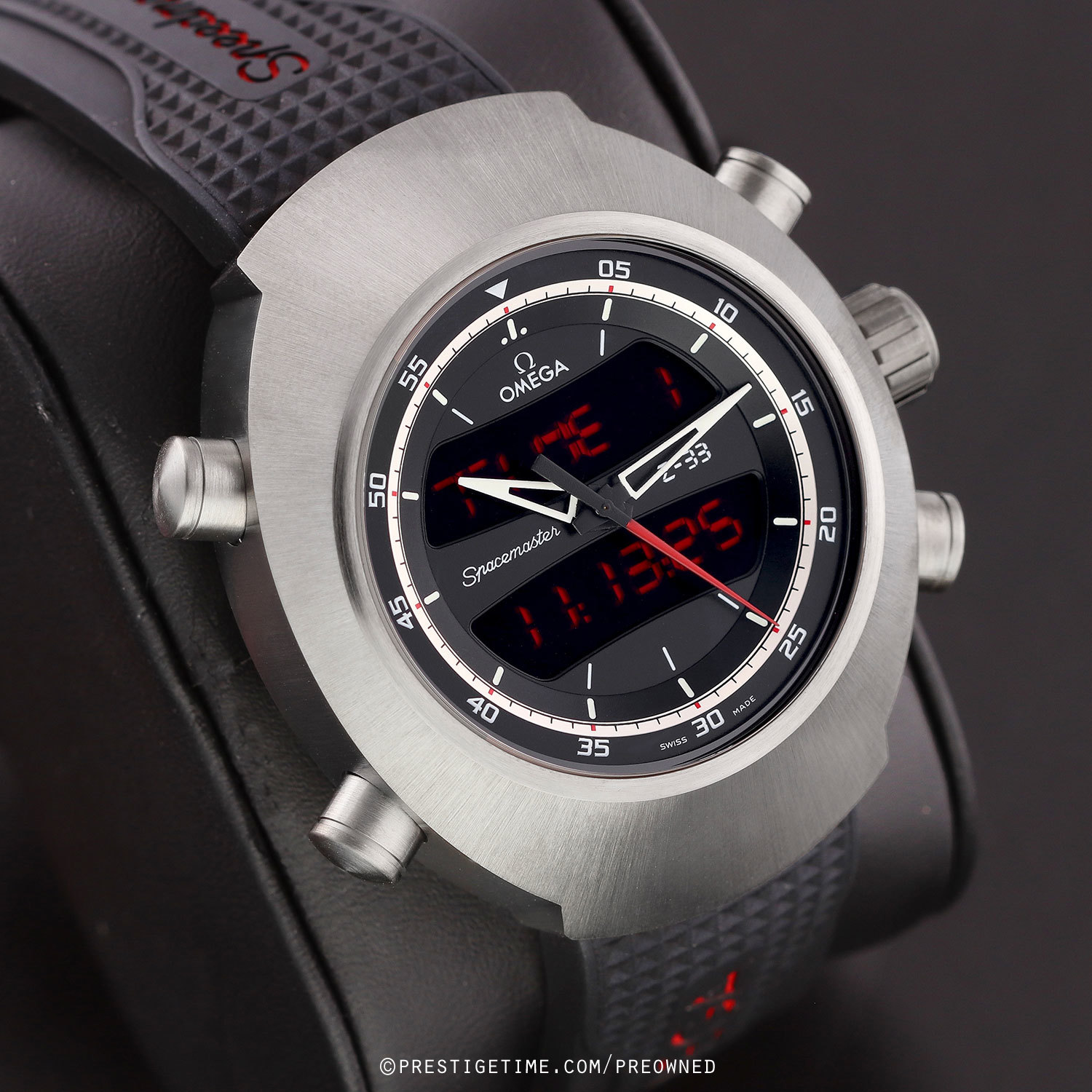 Pre-owned Omega Speedmaster Spacemaster Z-33 Chronograph 325.92.43.79 ...