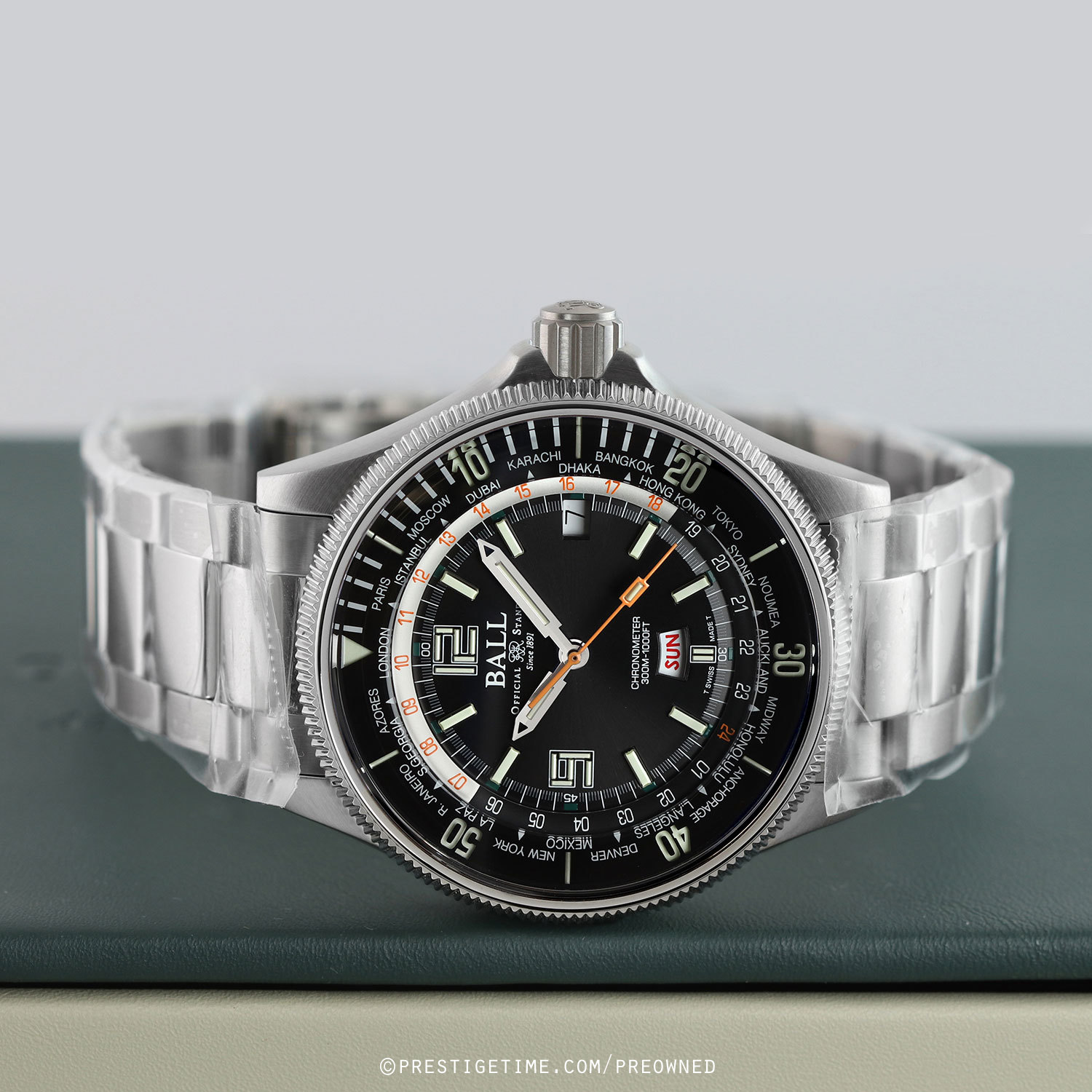 Pre-owned Ball Watch Engineer Master II Diver Worldtime 42mm DG2232A-SC-BK