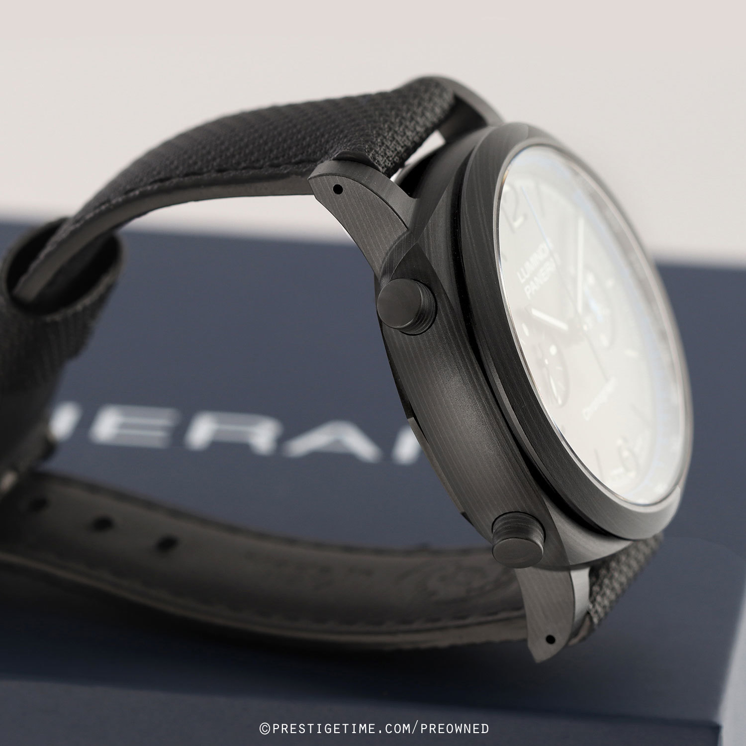 Pre-owned Panerai Luminor Chrono Carbotech 44mm PAM01219